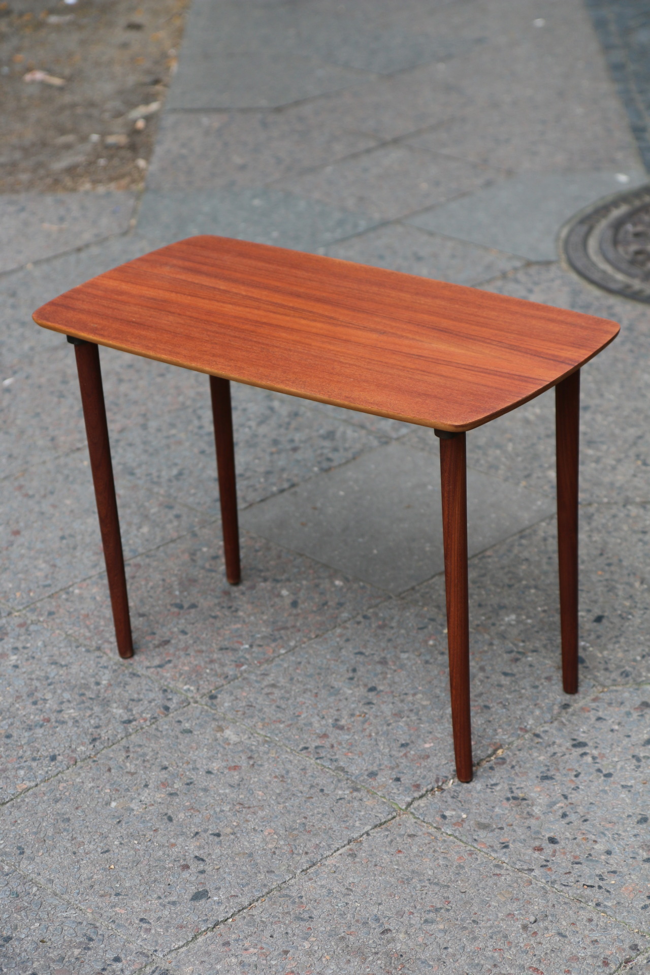 Small teak side table / Beistelltisch / mid century danish modern ...